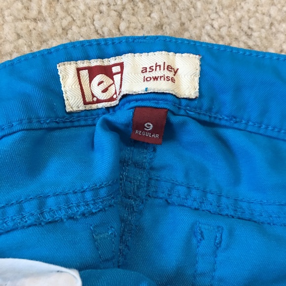 lei | Pants & Jumpsuits | Capri 9 First Picture More Accurate Coloring ...